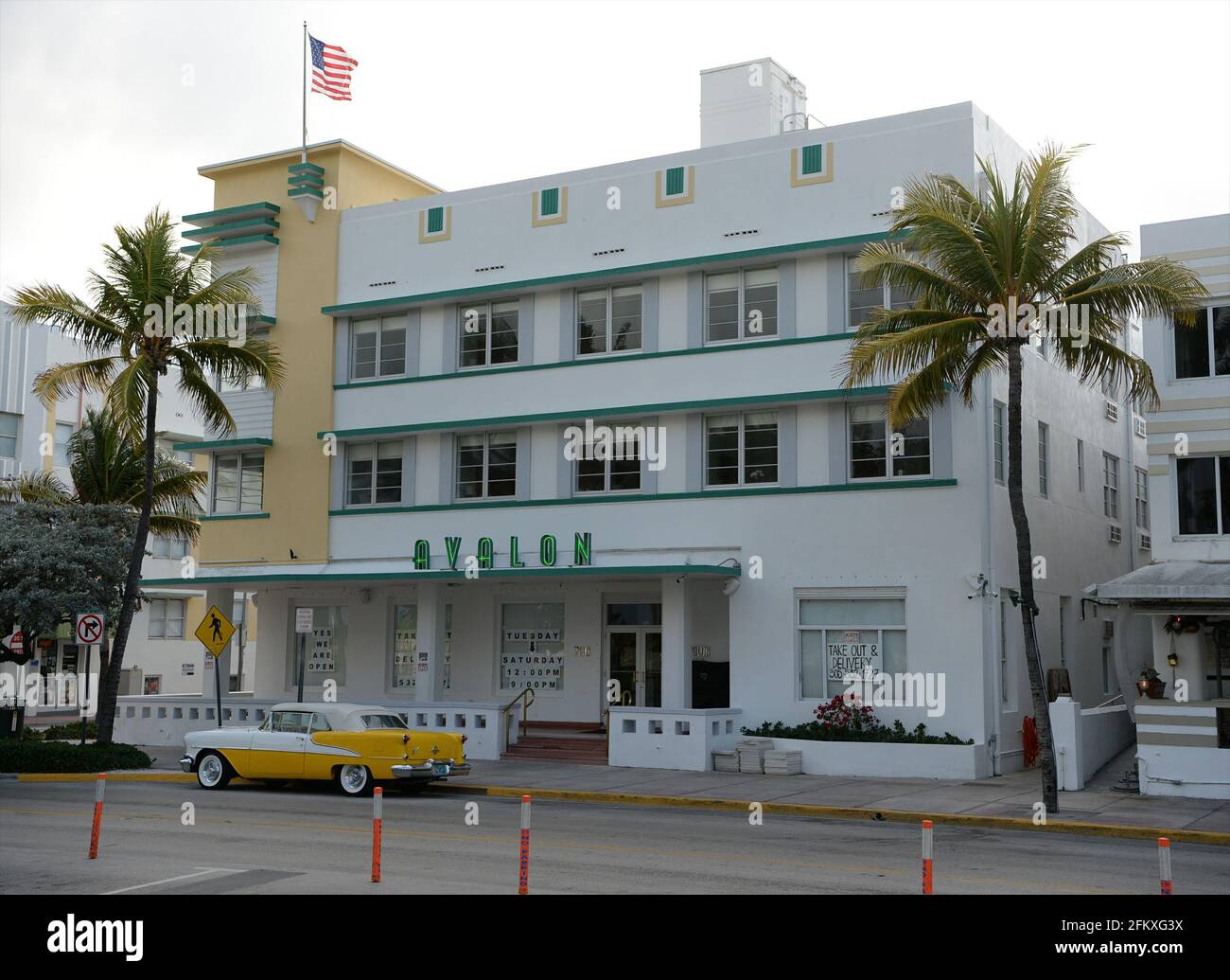 Miami - FL - 20200406 People go about their daily activities on South ...