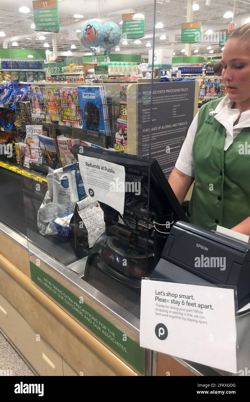 Publix supermarket has installed protective shields at checkout hi-res ...