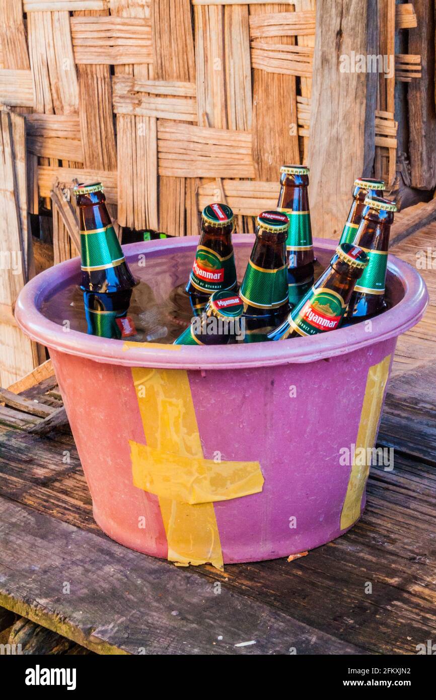 Beer bucket ice hi-res stock photography and images - Alamy