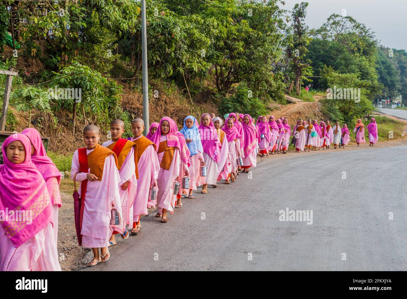 Myanmar novice buddhist nun and monk hi-res stock photography and ...