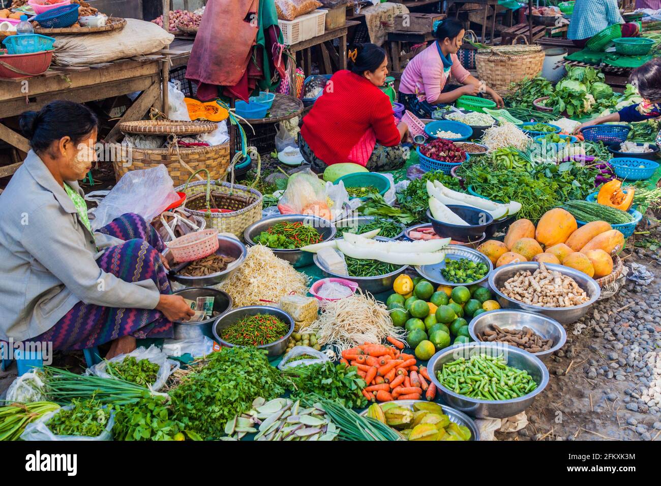 Vegetables in myanmar hi-res stock photography and images - Alamy