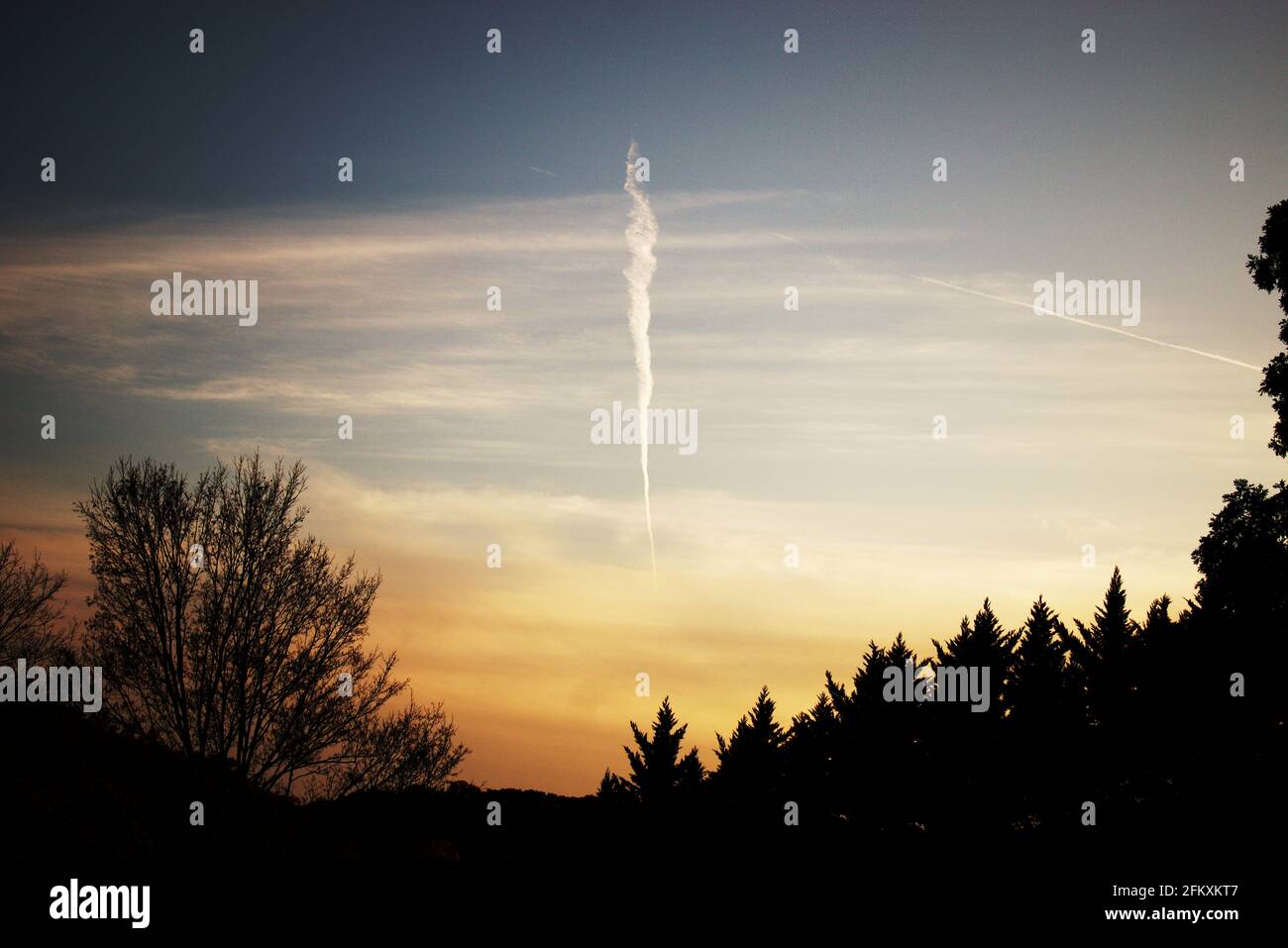 Corkscrew cloud hi-res stock photography and images - Alamy