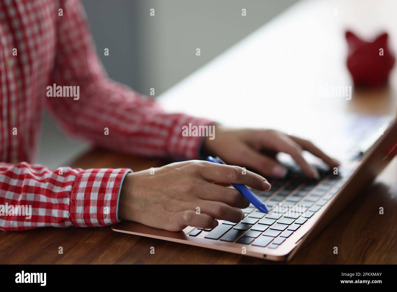 Female hands on laptop keyboard on desktop Stock Photo - Alamy