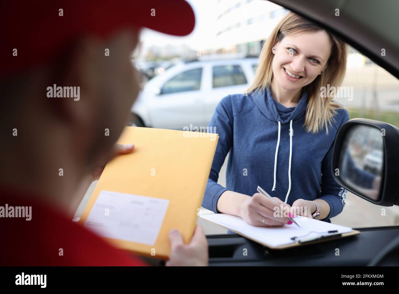 Parcel documents hi-res stock photography and images - Alamy