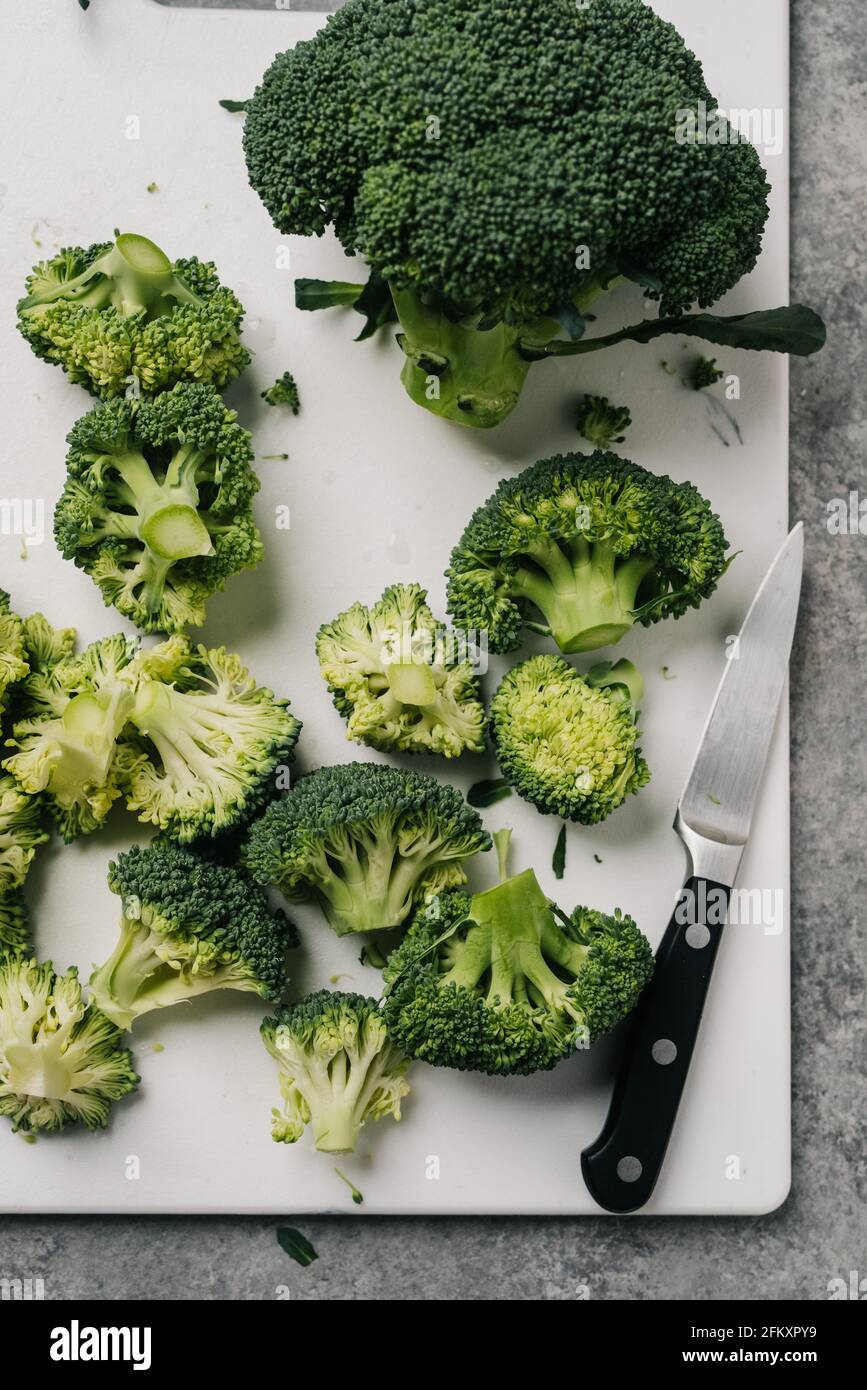 Closeup of broccoli florets that have been cut from a crown Stock Photo ...