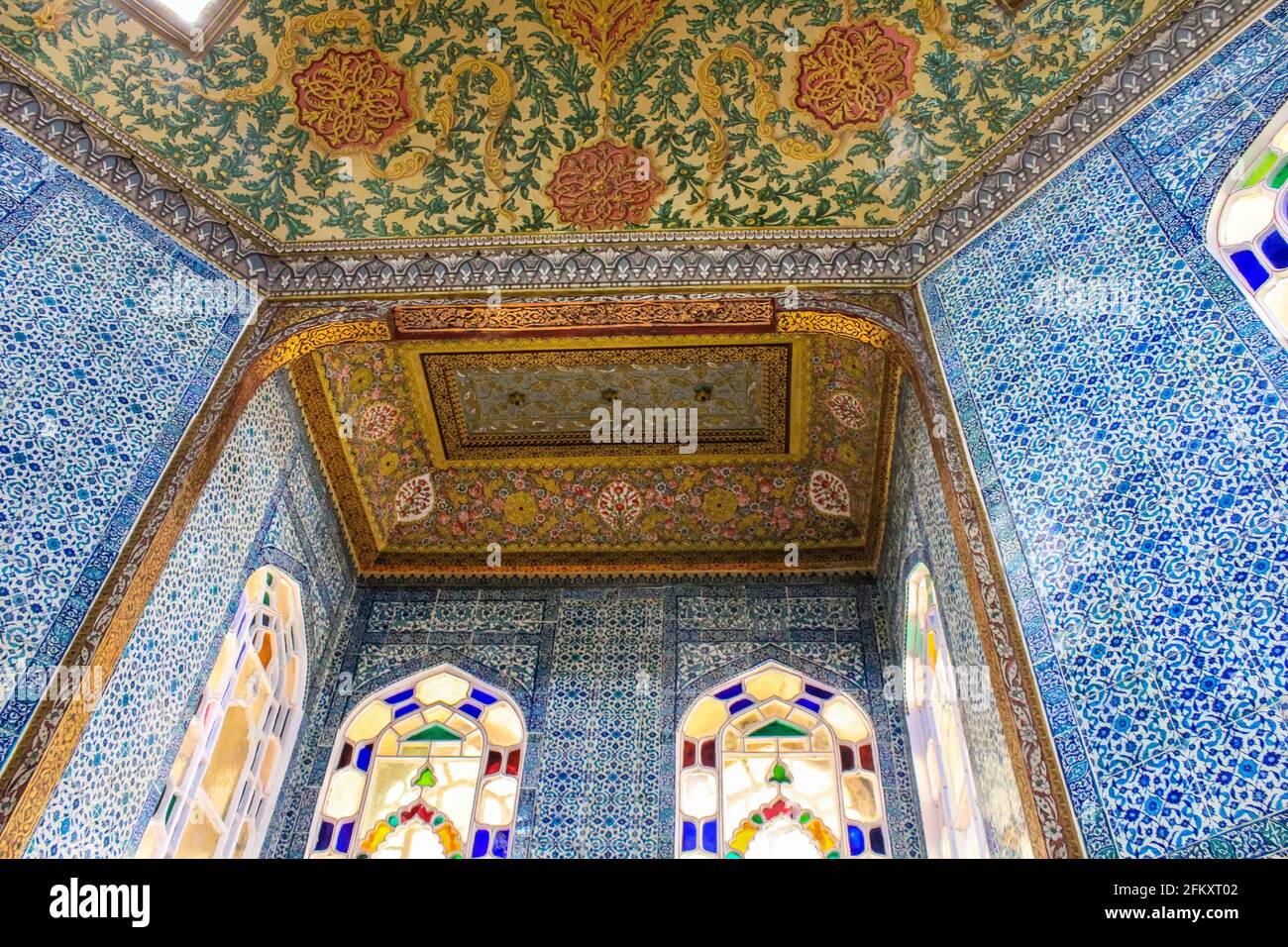 Tiled kiosk istanbul hi-res stock photography and images - Alamy