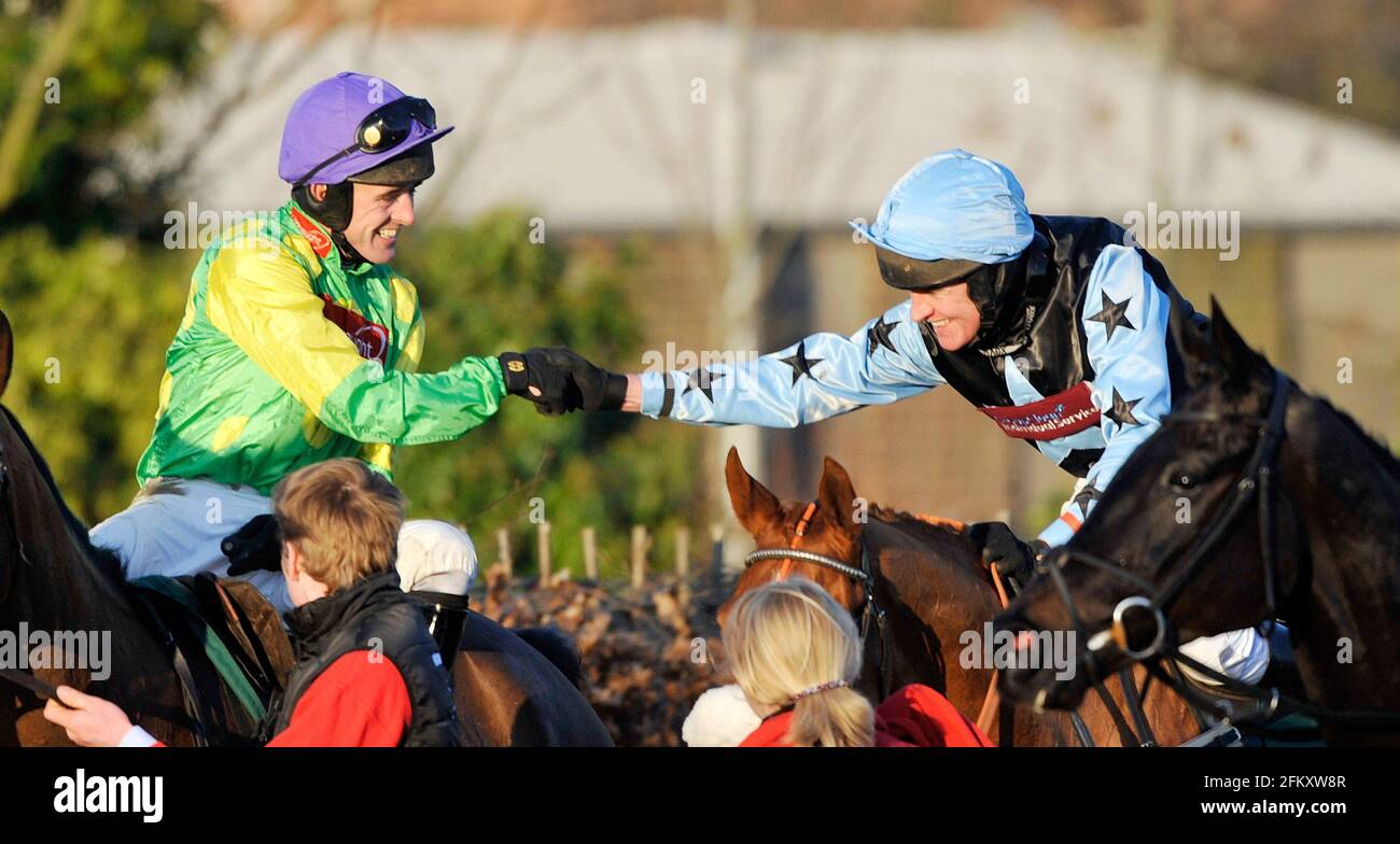 Kempton park racing hi-res stock photography and images - Alamy