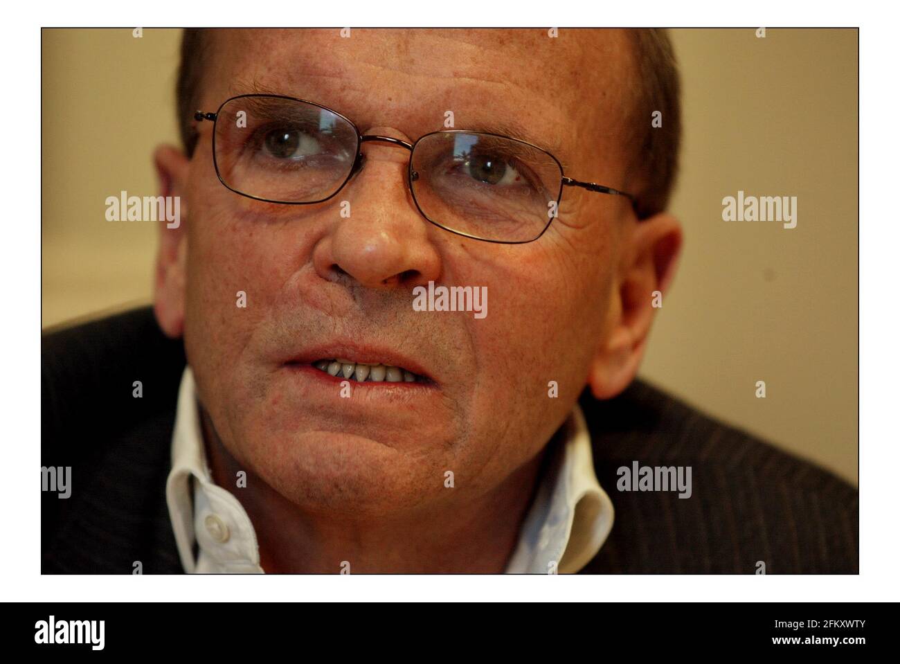 Roger Alton editor of The OBSERVER.pic David Sandison 19/12/2005 Stock Photo - Alamy