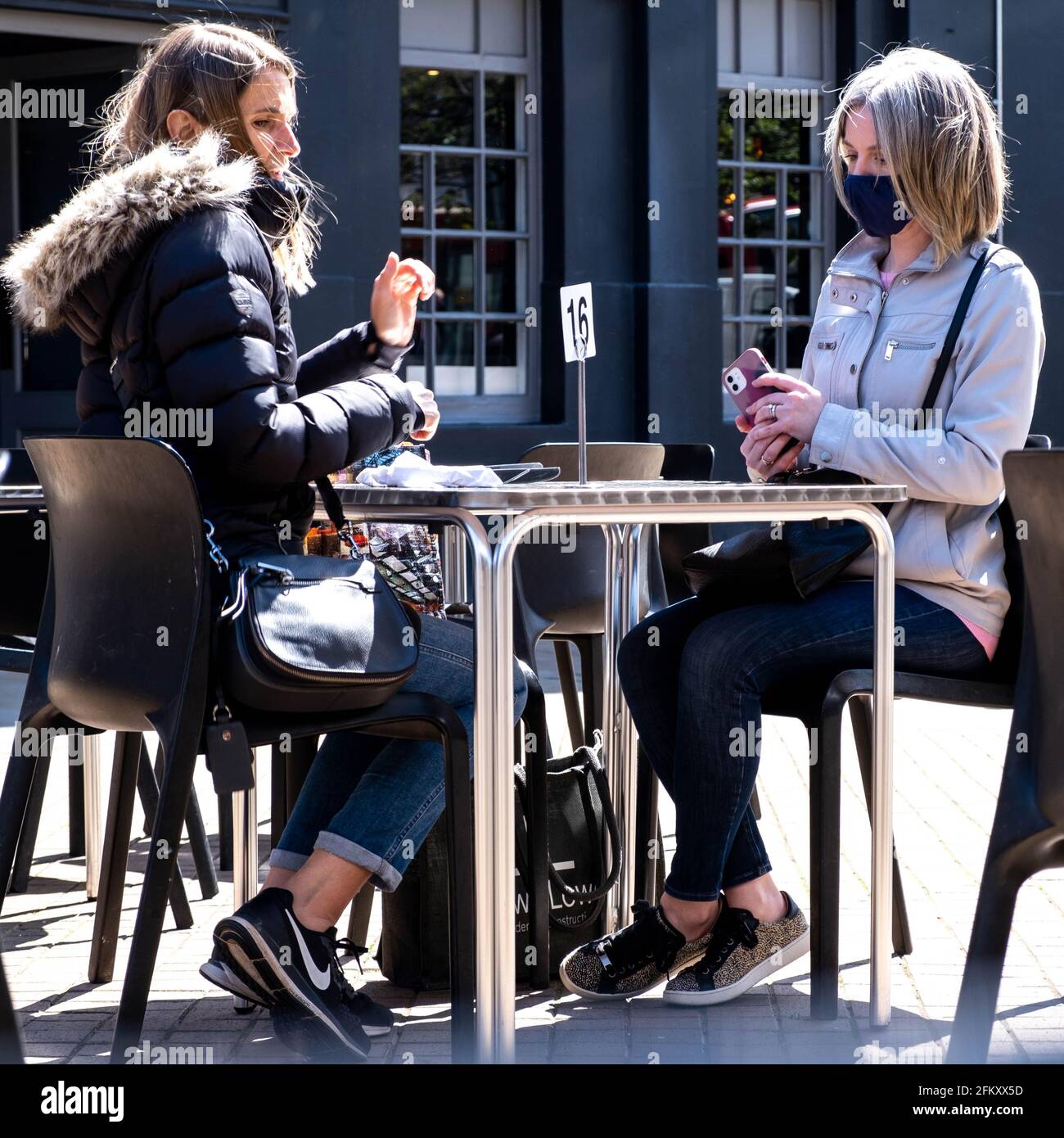 Masks restaurant hi-res stock photography and images - Alamy