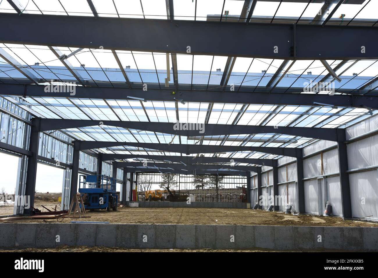 Steel beams girders hi-res stock photography and images - Alamy