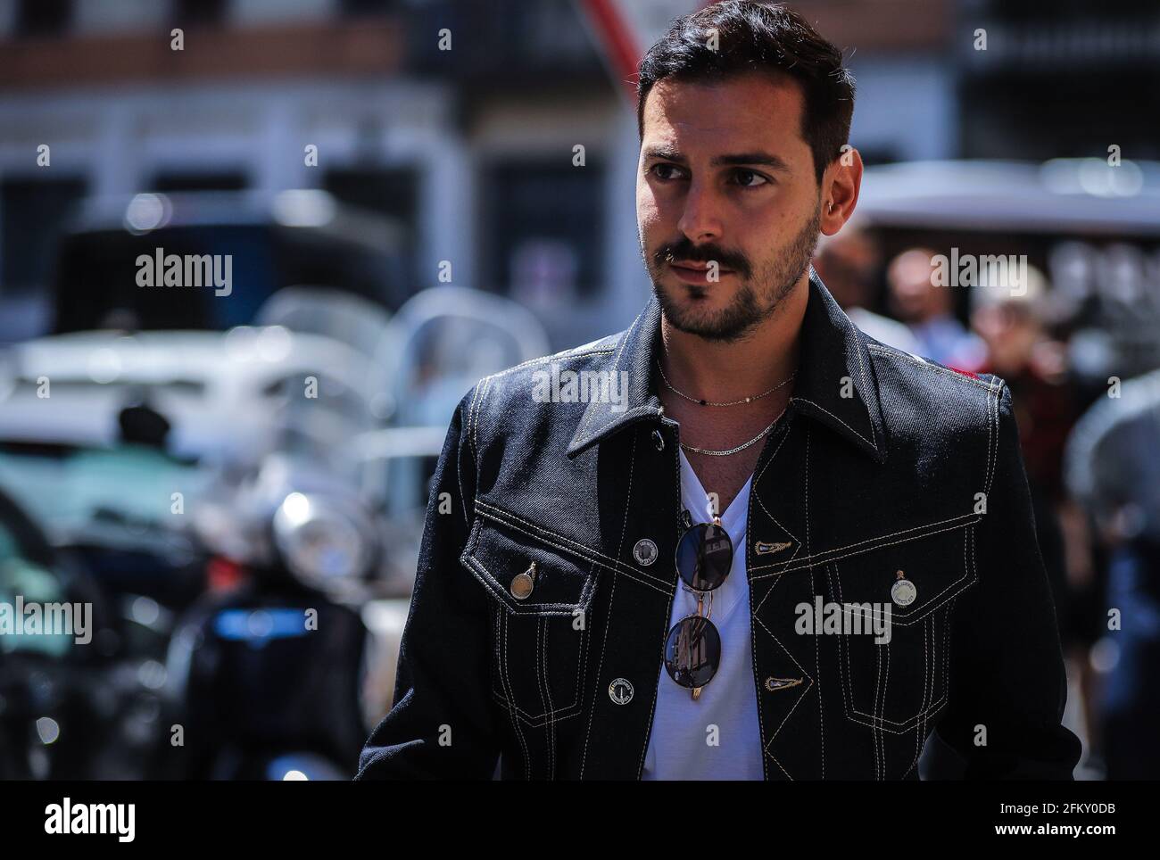 Rosa outfits hi-res stock photography and images - Alamy