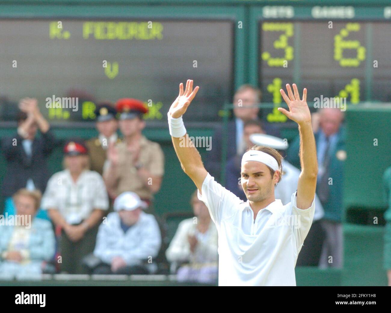 WIMBLEDON TENNIS CHAMPIOSHIPS 2004. 2/7/2004 MENS FINAL R.FEDERER V A ...