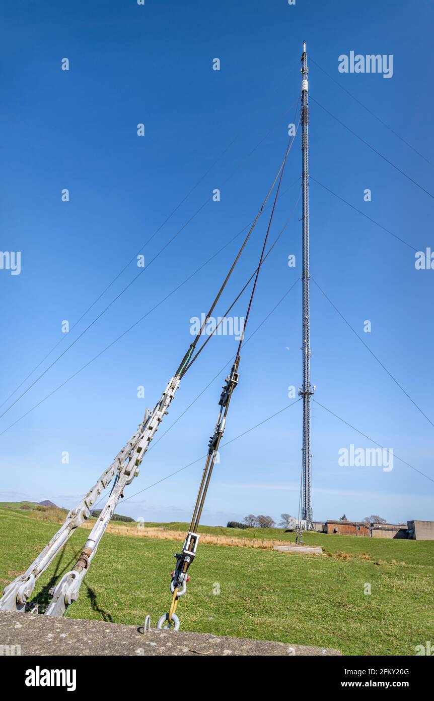 Guyed lattice mast hi-res stock photography and images - Alamy