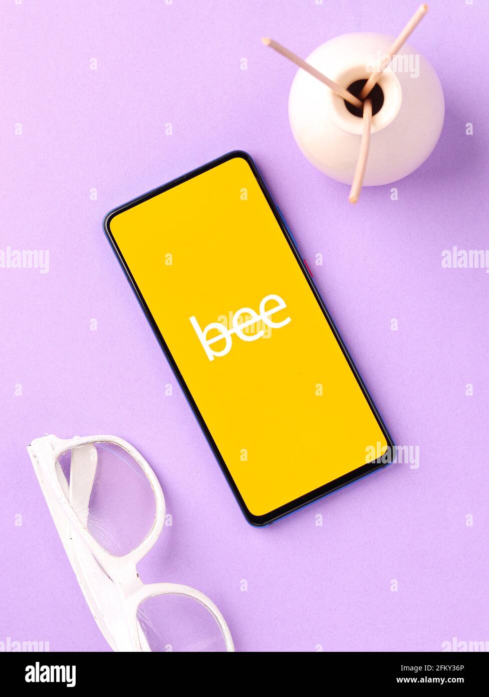 Bee Network Logo High Resolution Stock Photography and Images - Alamy