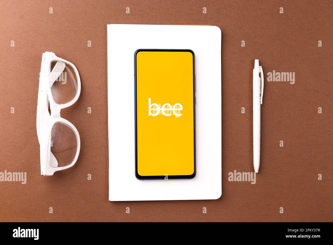 Bee network logo hi-res stock photography and images - Alamy