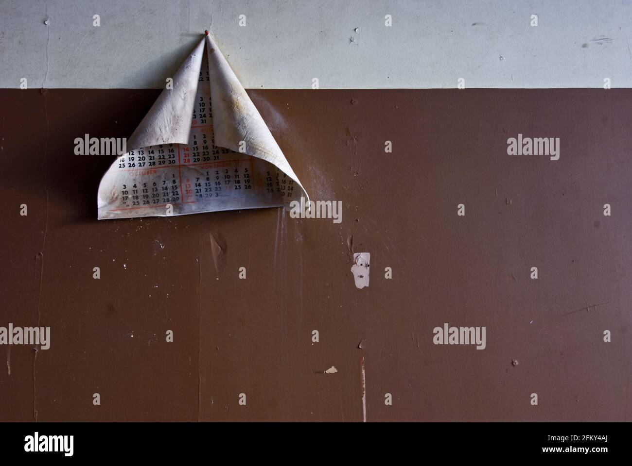 Decaying industrial building hi-res stock photography and images - Alamy