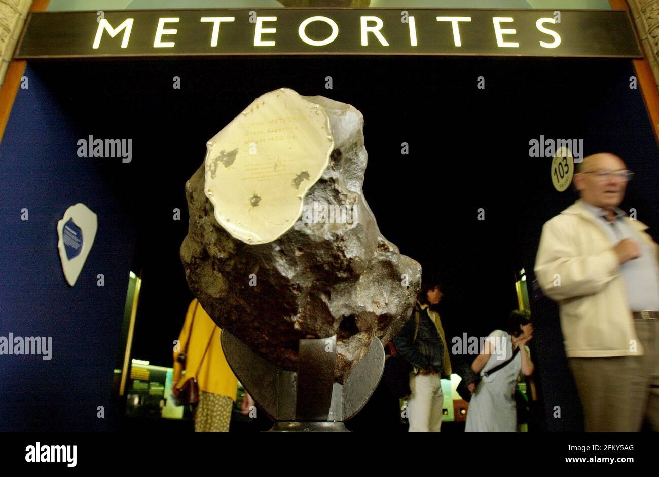 THE METEORITE EXHIBITION JUNE 2001AT THE NATURAL HISTORY MUSEUM Stock ...