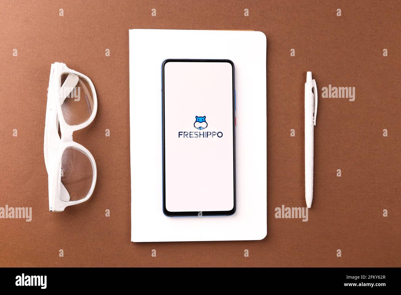 Freshippo logo hi-res stock photography and images - Alamy