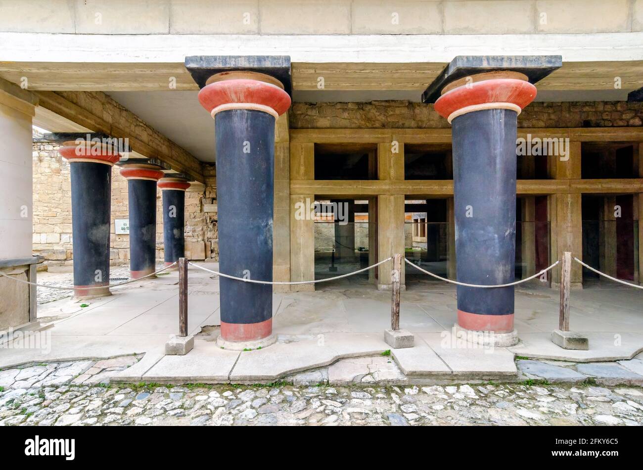 Knossos Palace, Crete, Greece. The Queen's Megaron at the ...