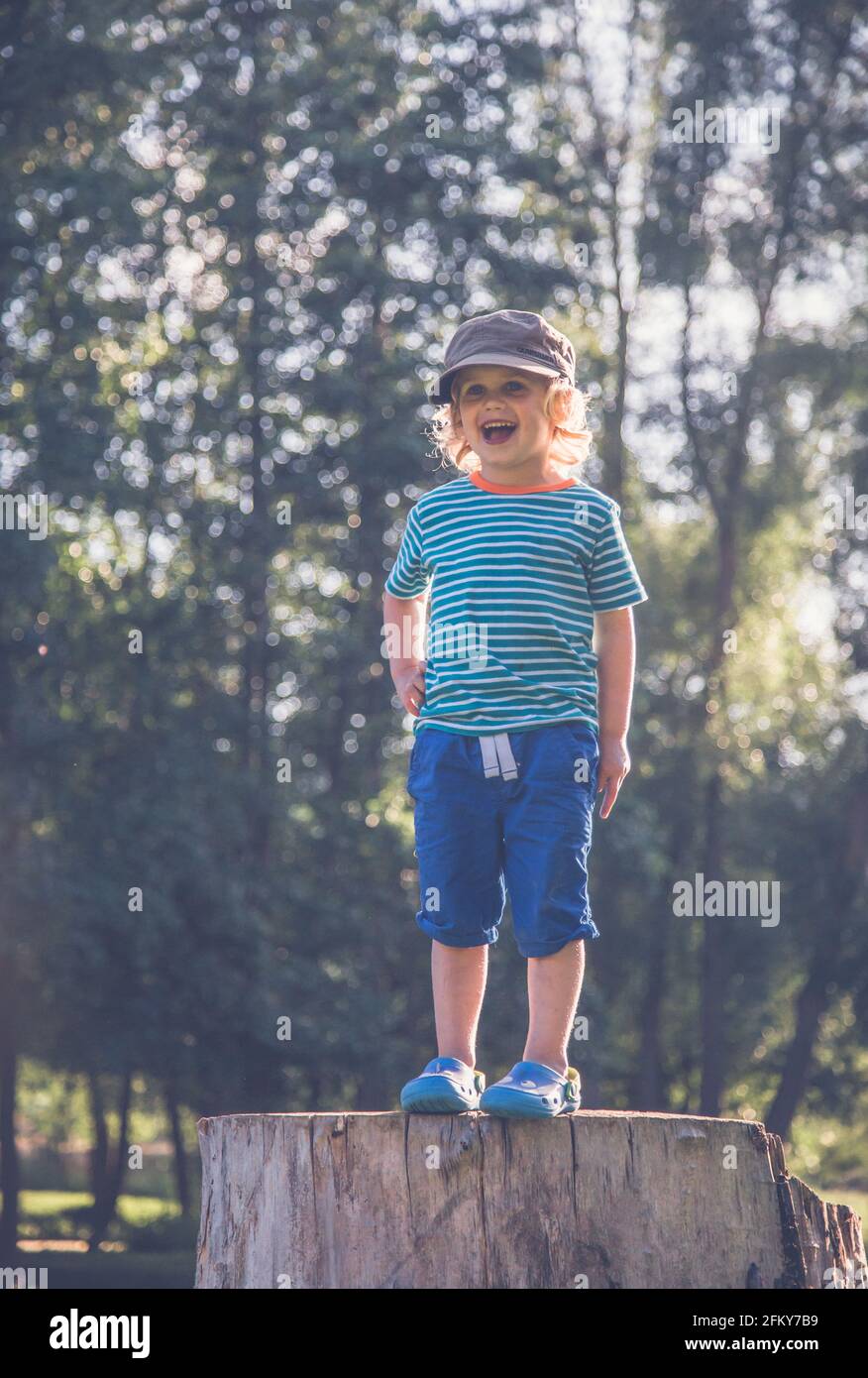 Child stood in forest hi-res stock photography and images - Alamy