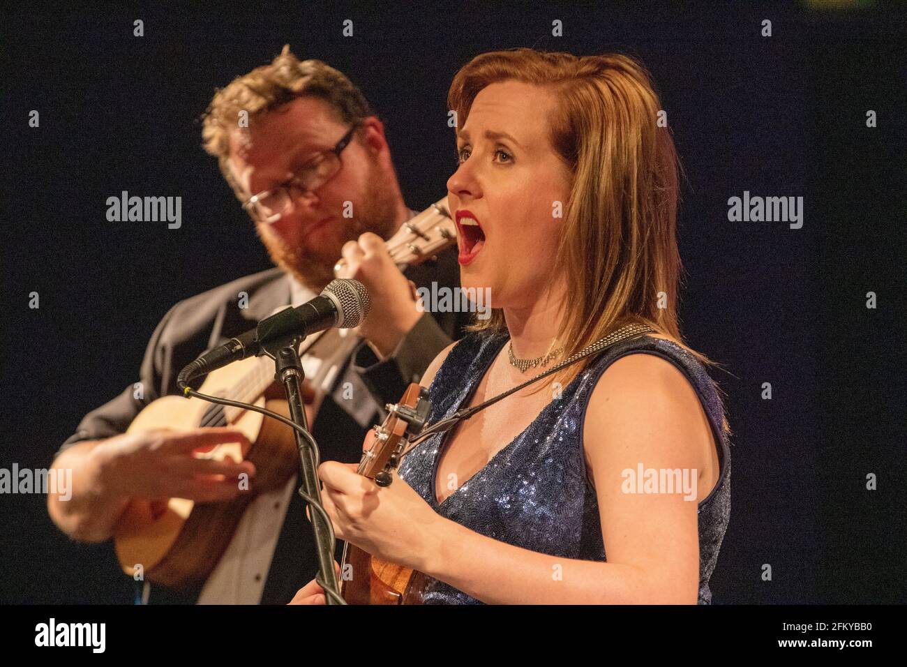 Ukulele playing, opera singing and very funny duo Opera-lele Stock ...