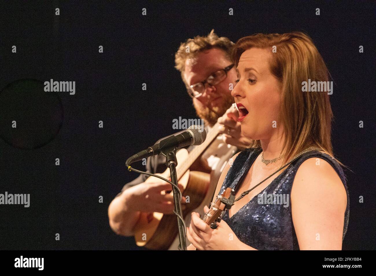 Ukulele playing, opera singing and very funny duo Opera-lele Stock ...