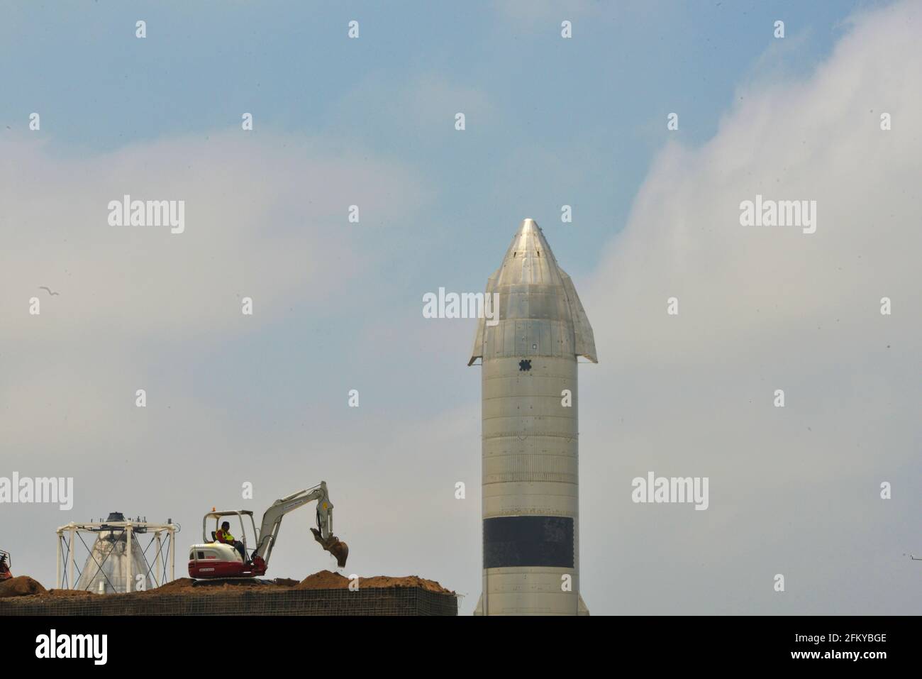 Starship at Spacex on launchpad Stock Photo - Alamy