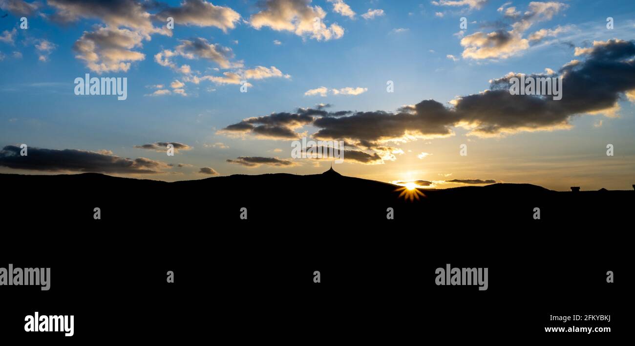 Moutnain sunset hi-res stock photography and images - Alamy