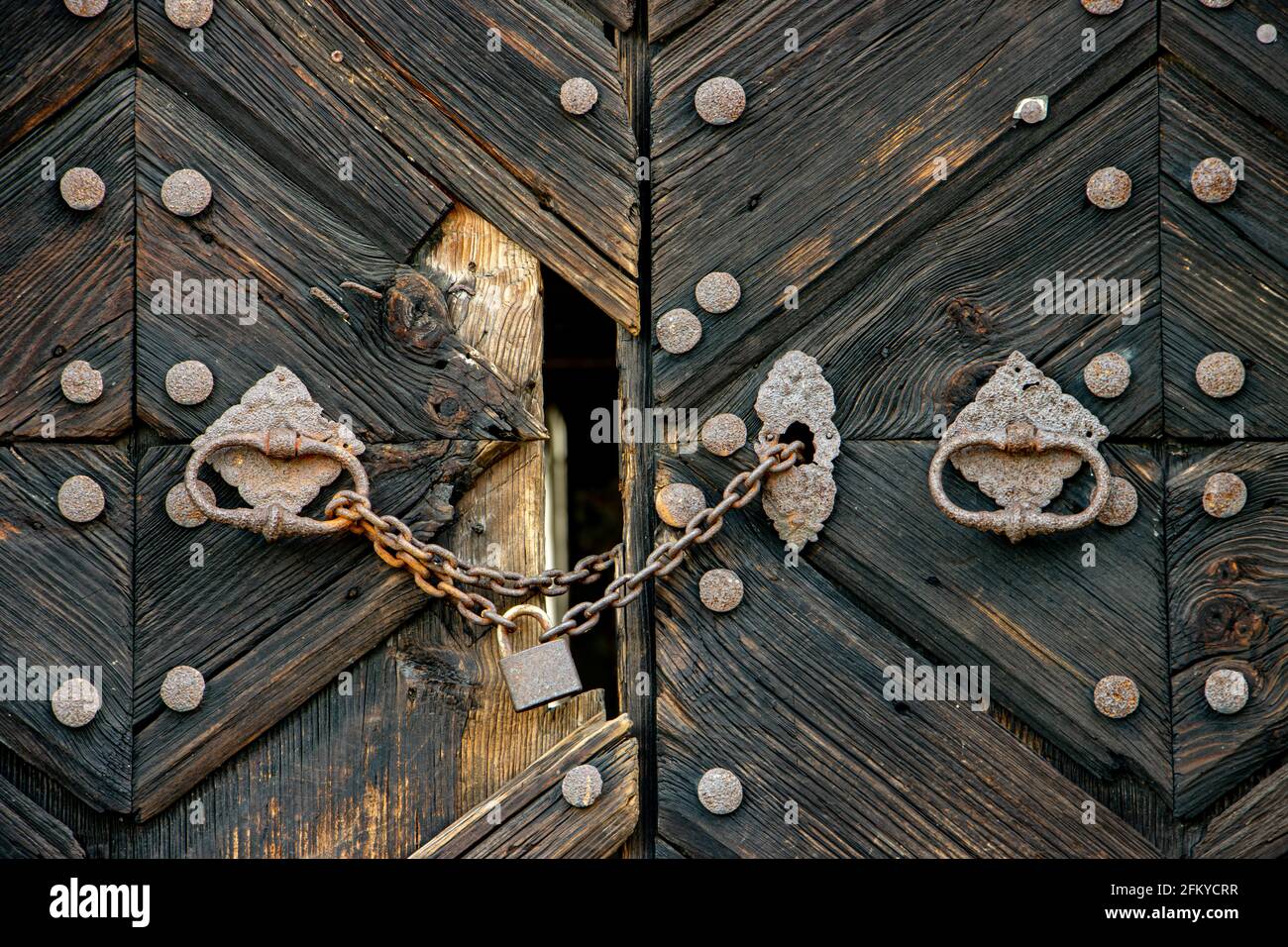 Chain lock gate hi-res stock photography and images - Alamy