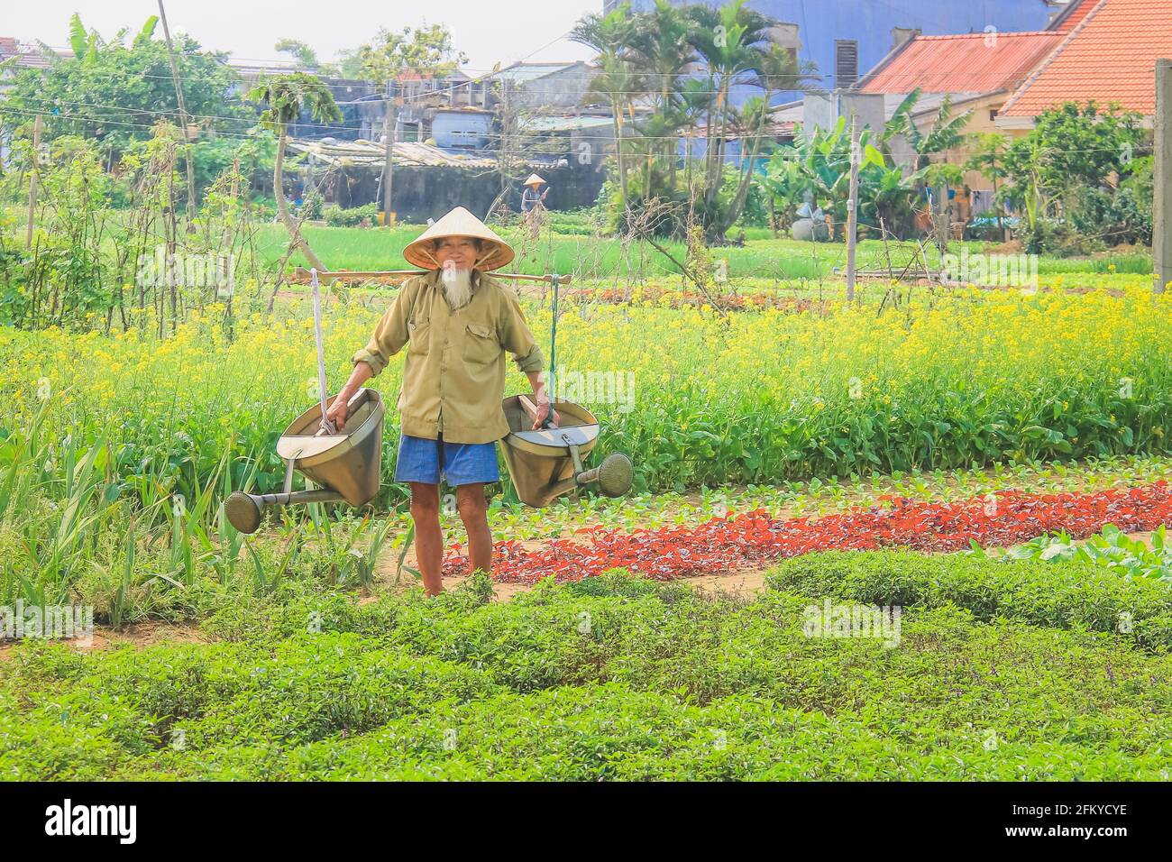 Old man portrait vietnam southeast hi-res stock photography and images ...