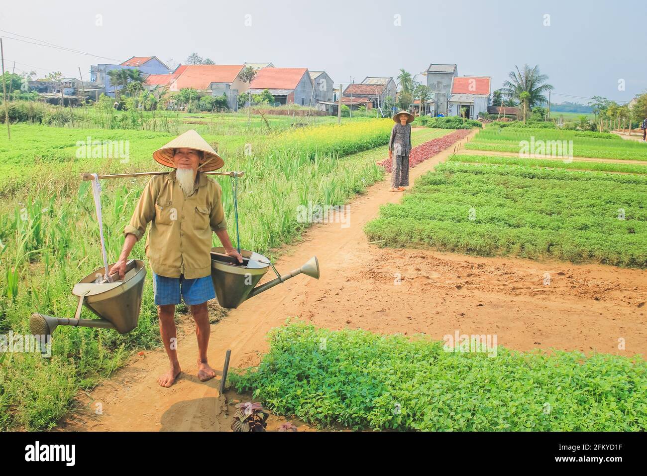 Elderly vietnamese couple hi-res stock photography and images - Alamy