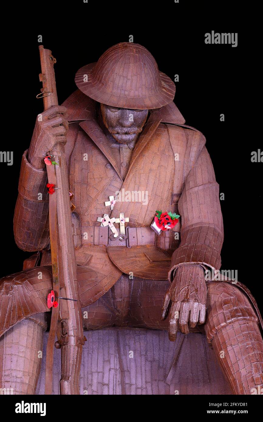 World War 1 statue by Ray Lonsdale, entitled 'Eleven o one' & located ...