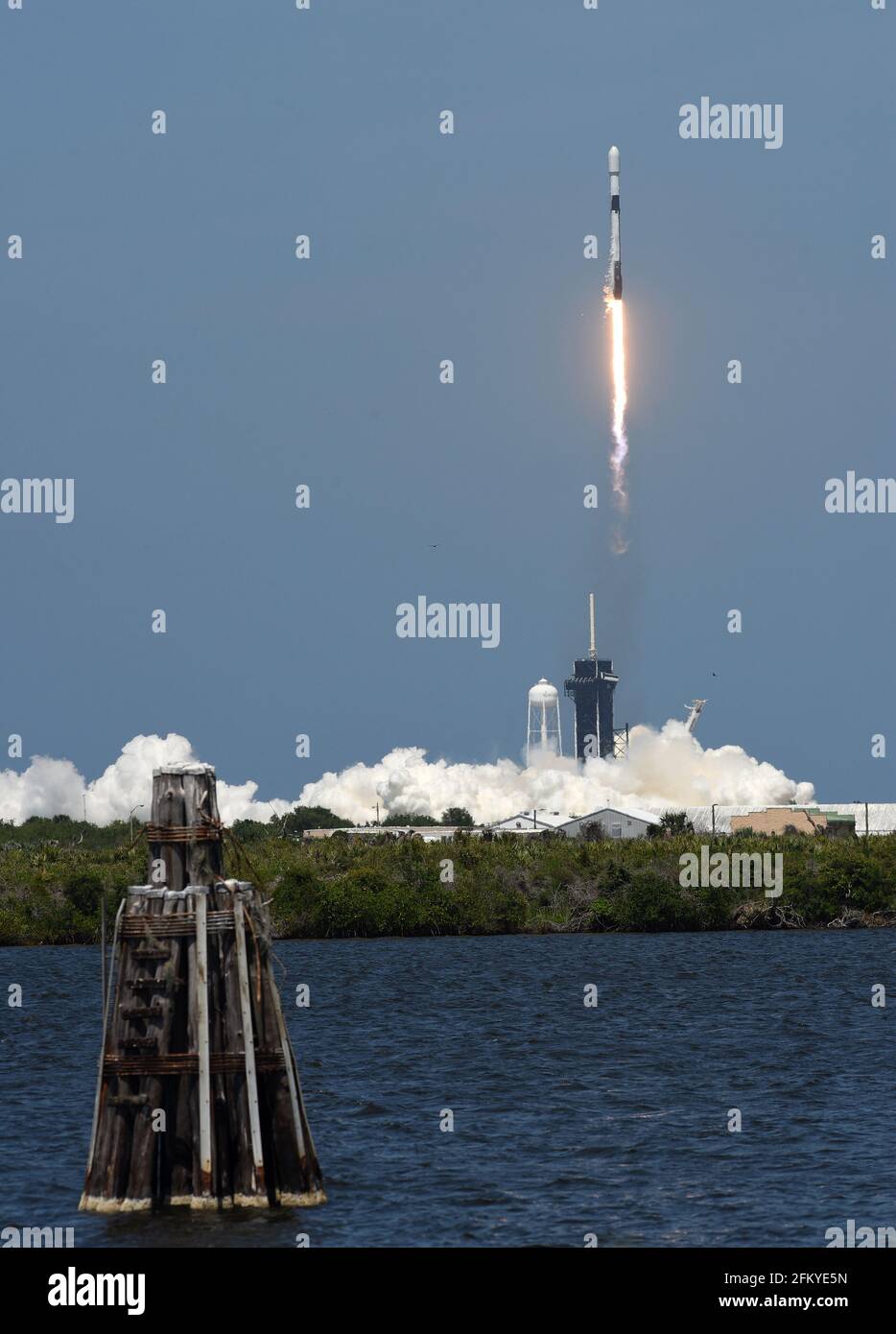 Spacex Starlink Satellites High Resolution Stock Photography and Images ...