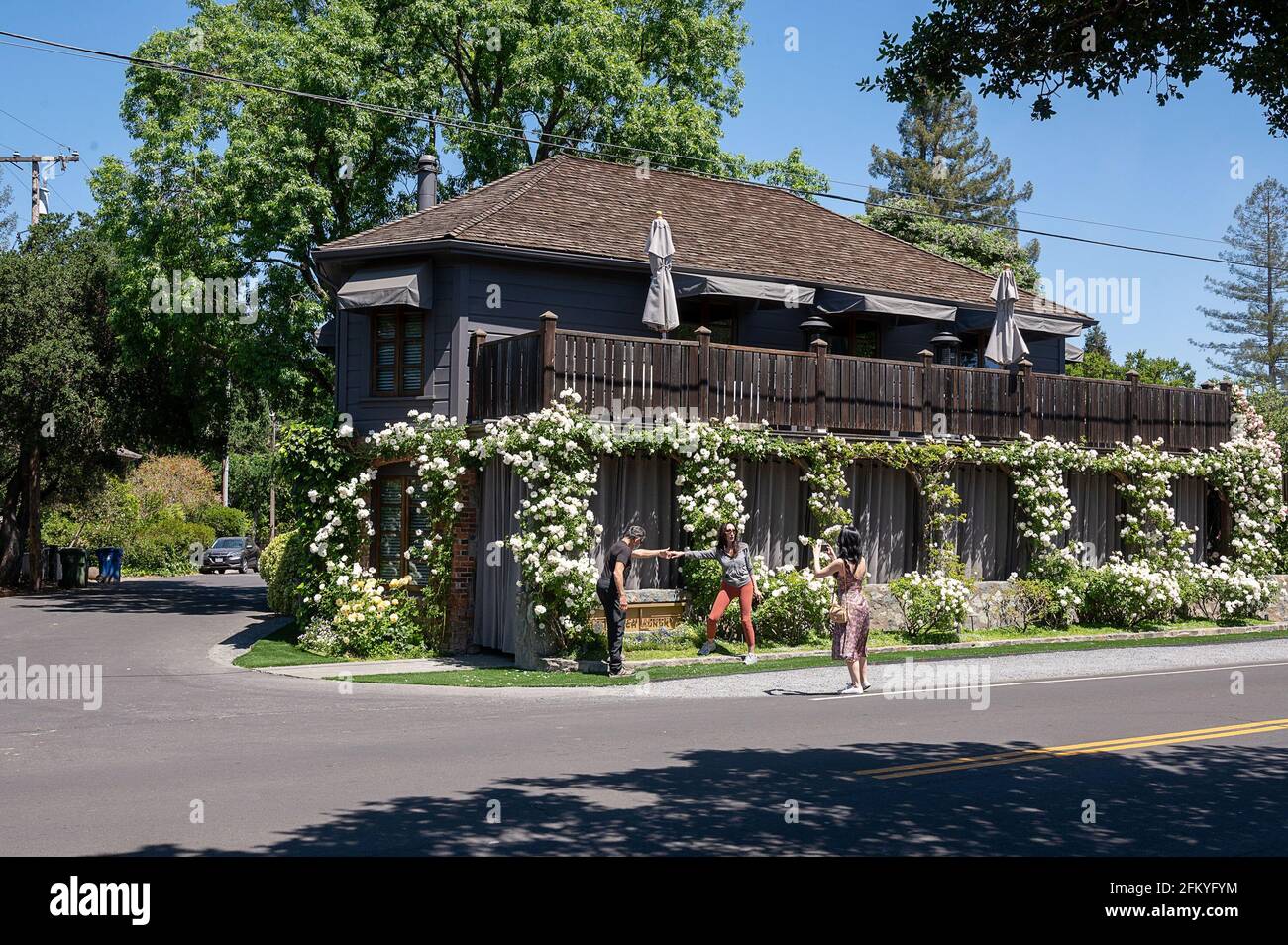 Gavin newsom french laundry hi-res stock photography and images - Alamy