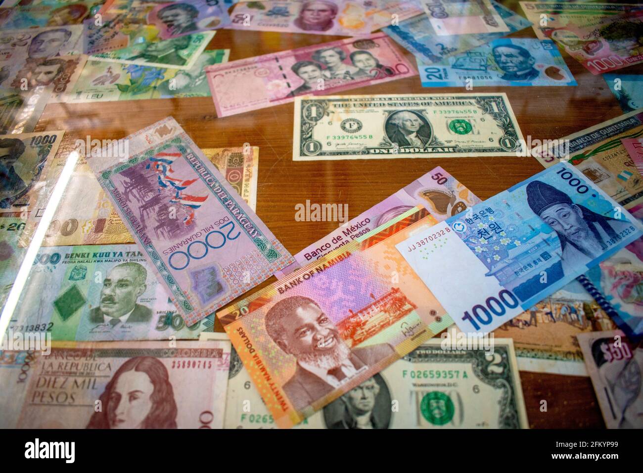 World banknotes bills hi-res stock photography and images - Alamy