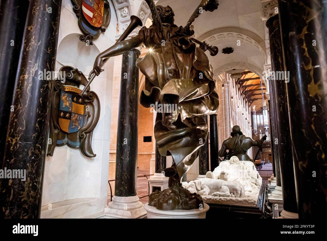 Royal Monument of Willem van Oranje and entrance of the Dutch Royal ...