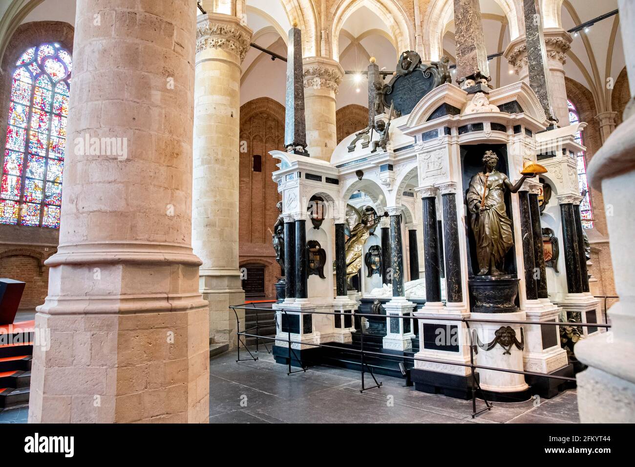 Royal Monument of Willem van Oranje and entrance of the Dutch Royal ...