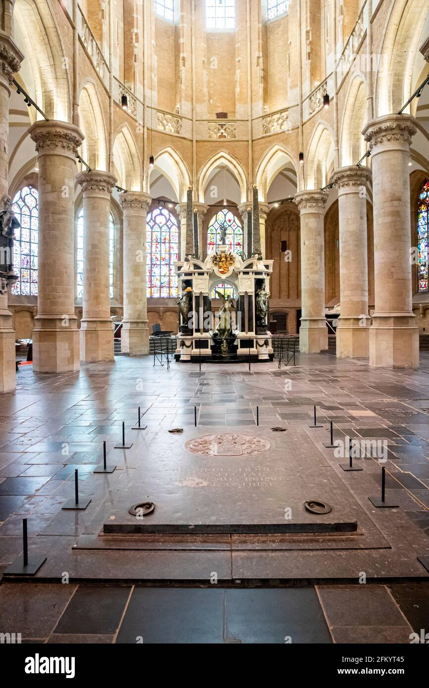 Royal Monument of Willem van Oranje and entrance of the Dutch Royal ...