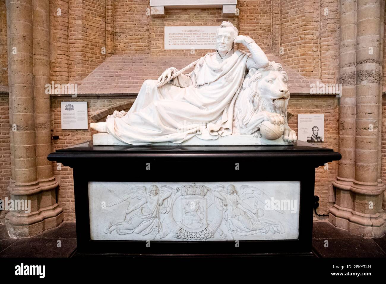 Royal Monument of Willem van Oranje and entrance of the Dutch Royal ...