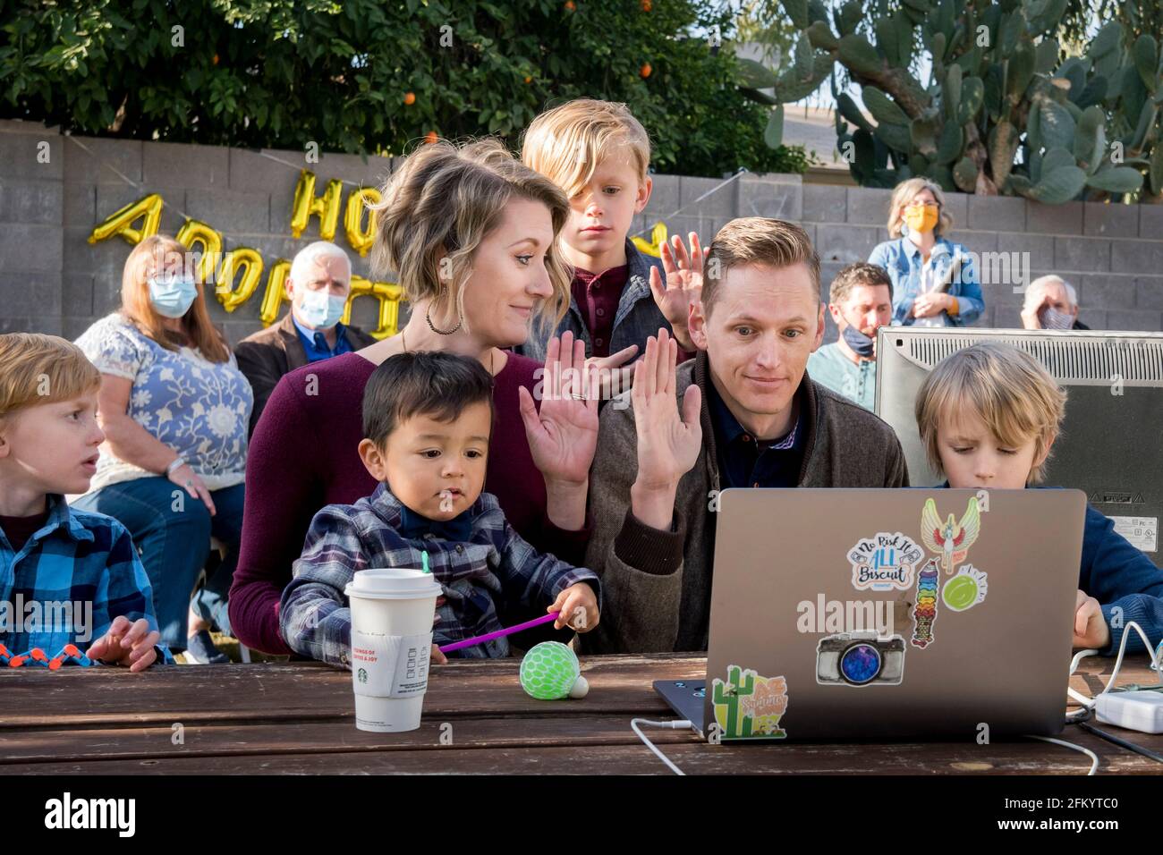 Gilbert, Arizona, USA. 14th Jan, 2021. The Hansen family, JENNIFER and ...