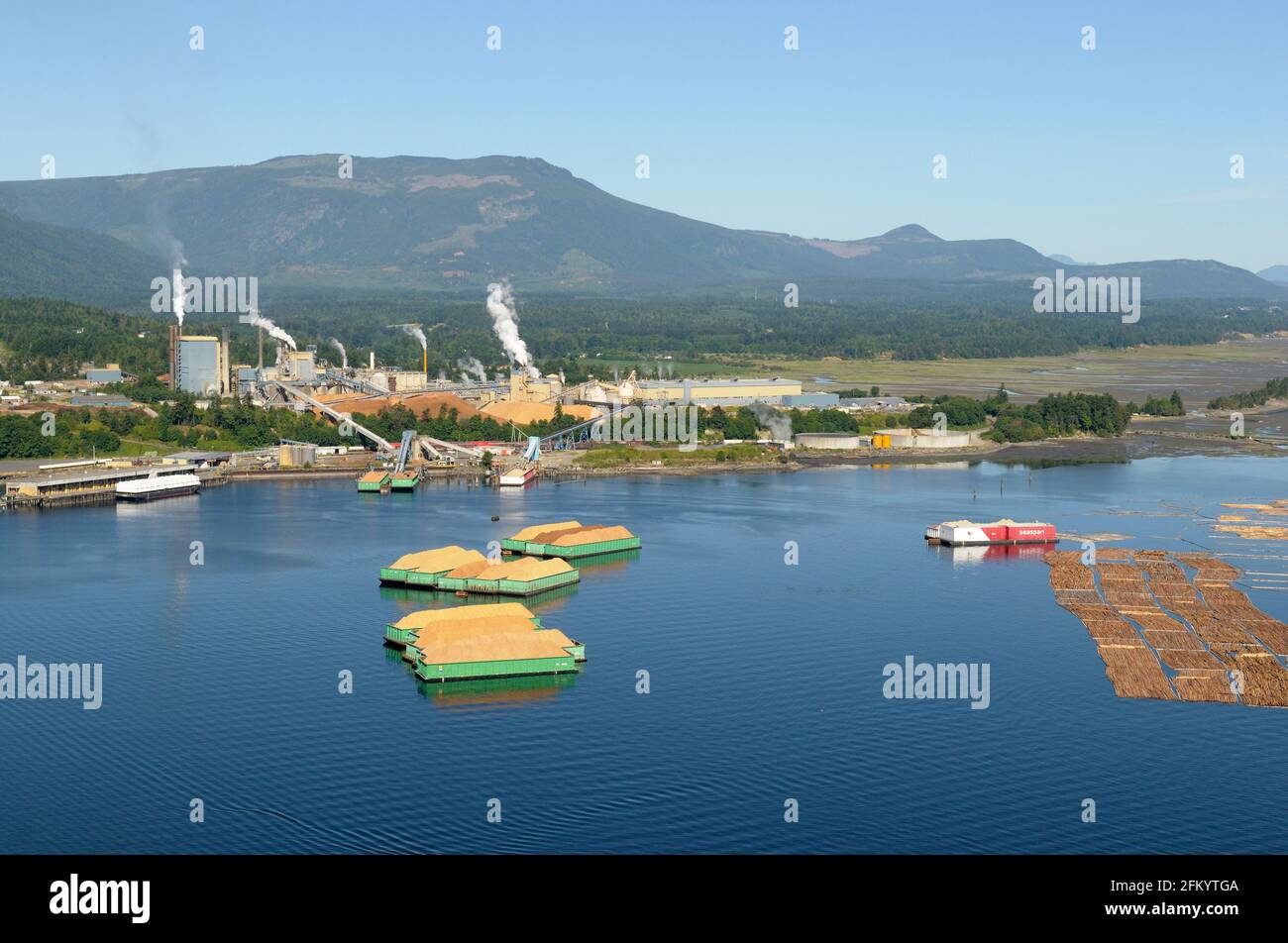 Catalyst pulp mill in crofton hi-res stock photography and images - Alamy