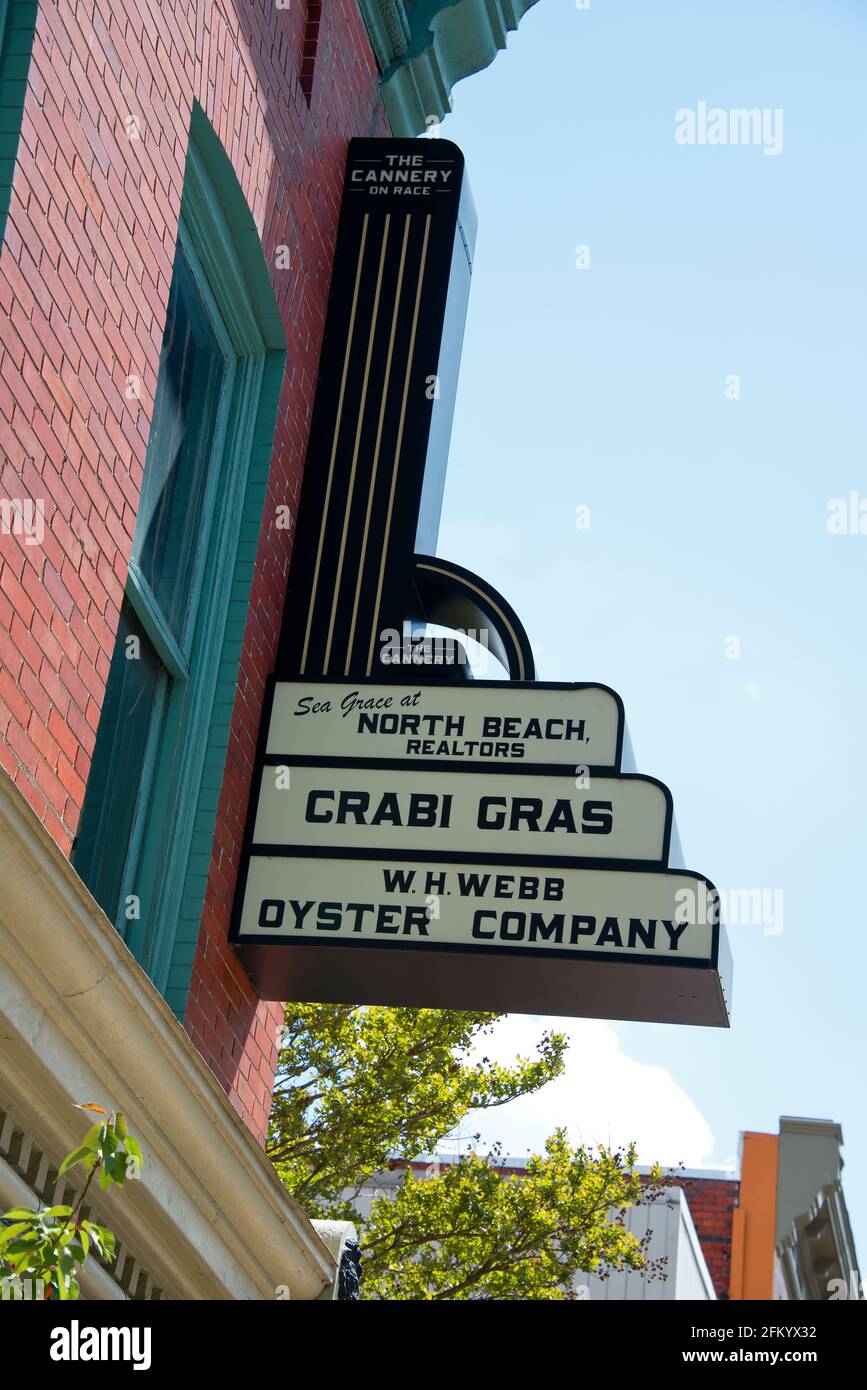 Art Deco Rooftop advertising sign Stock Photo - Alamy
