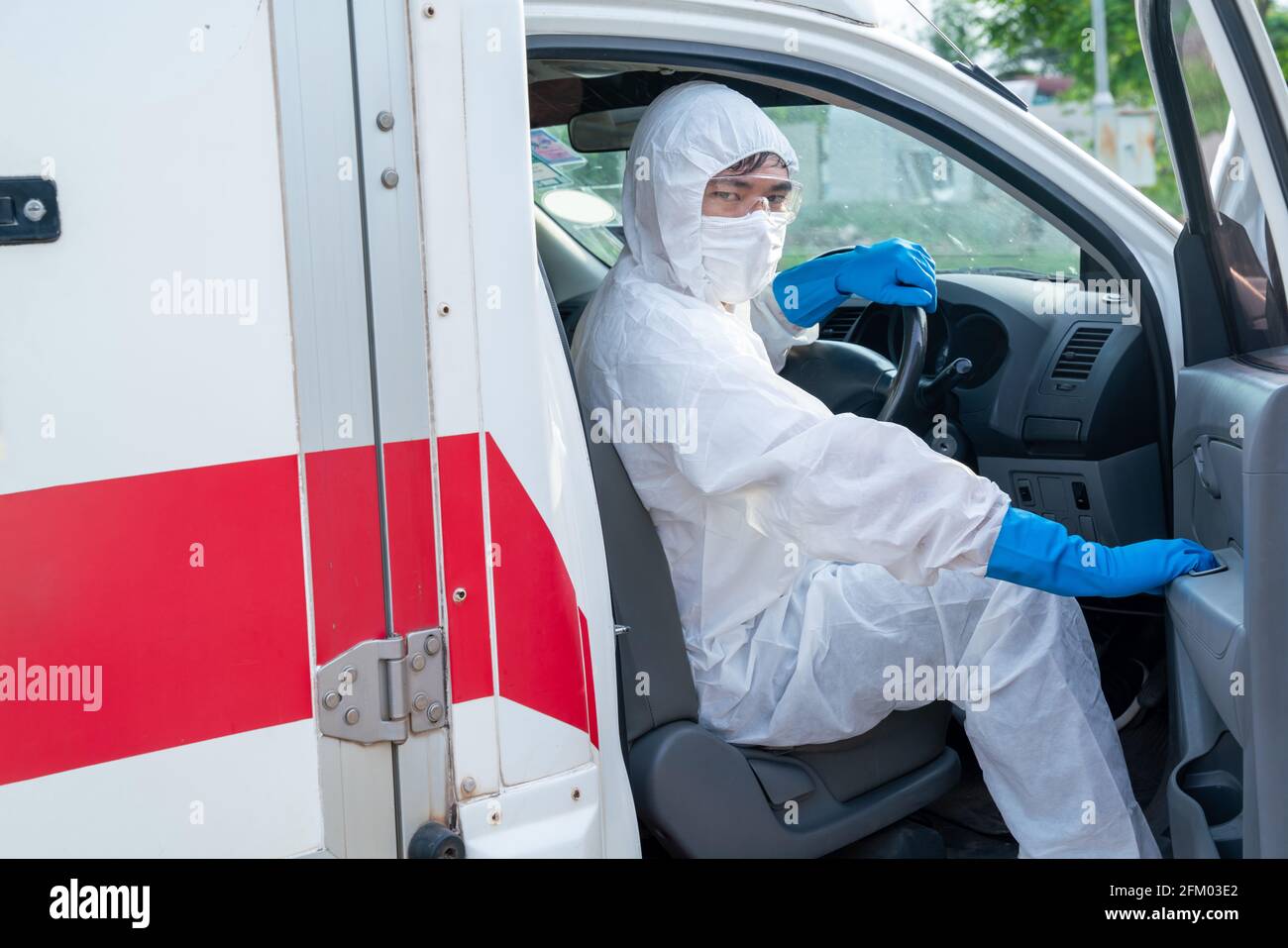 Ppe ambulance patient hi-res stock photography and images - Alamy
