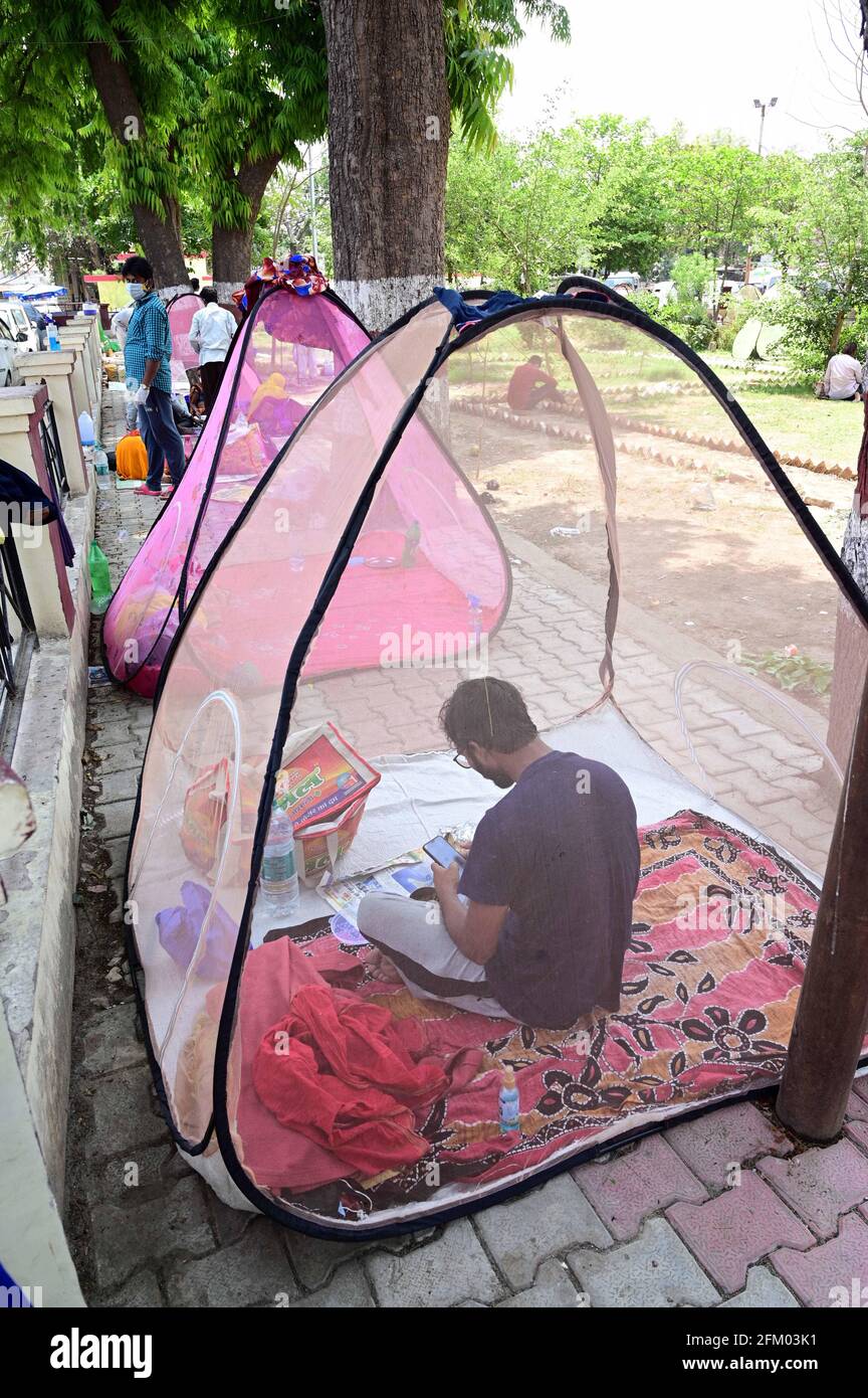 Prayagraj, India. 04th May, 2021. Family members of Covid19 Patient ...