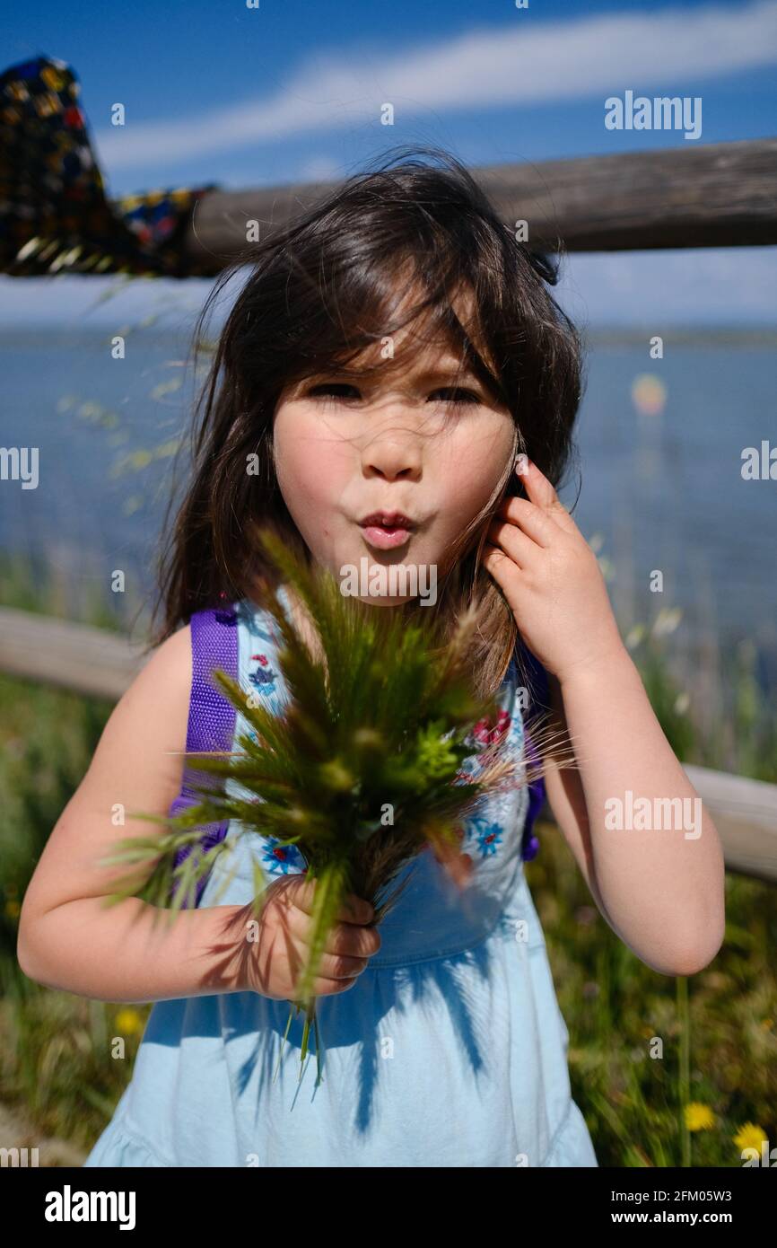 Child kiss filipino hi-res stock photography and images - Alamy