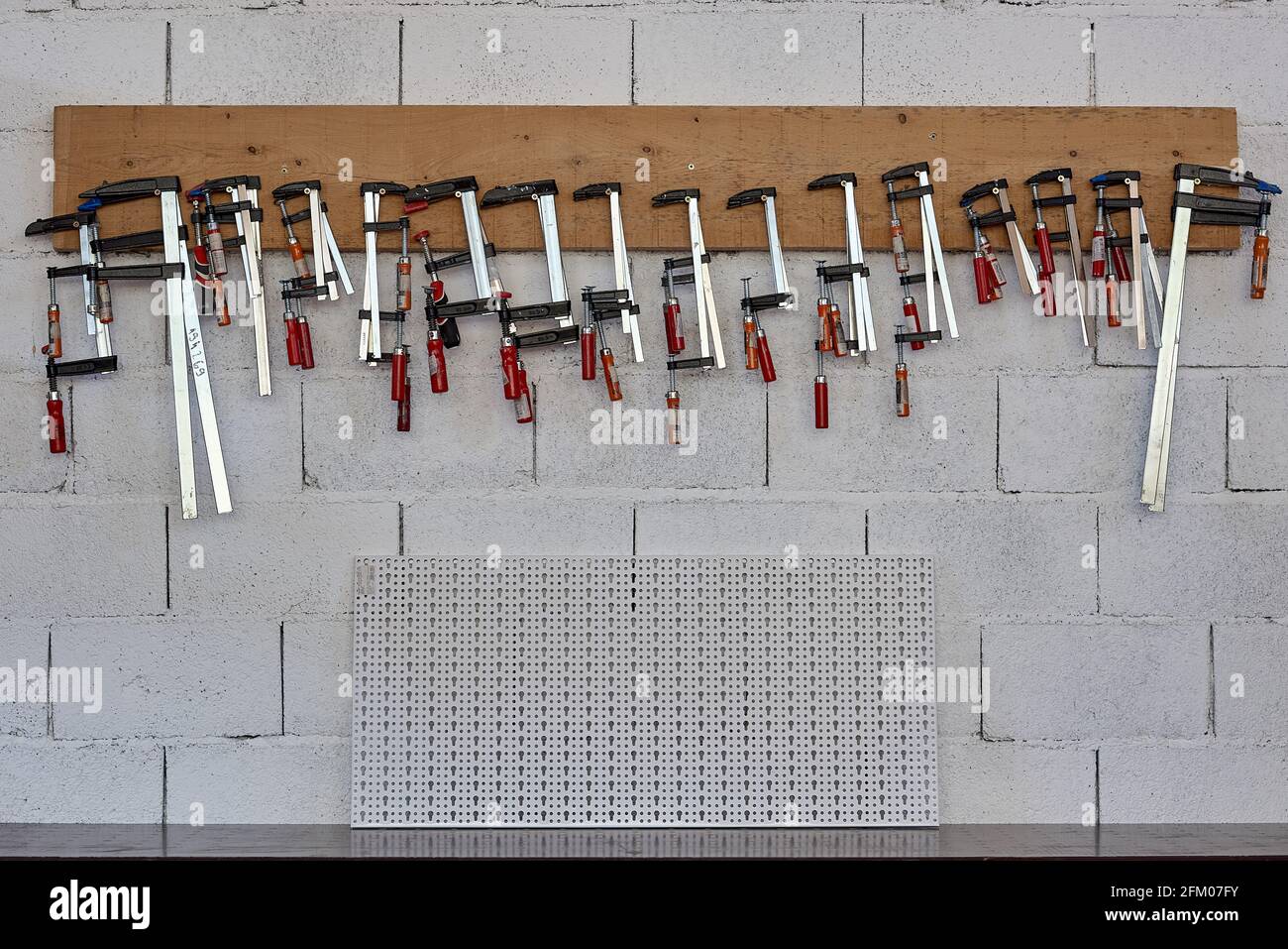 Professional art hanging hi-res stock photography and images - Alamy