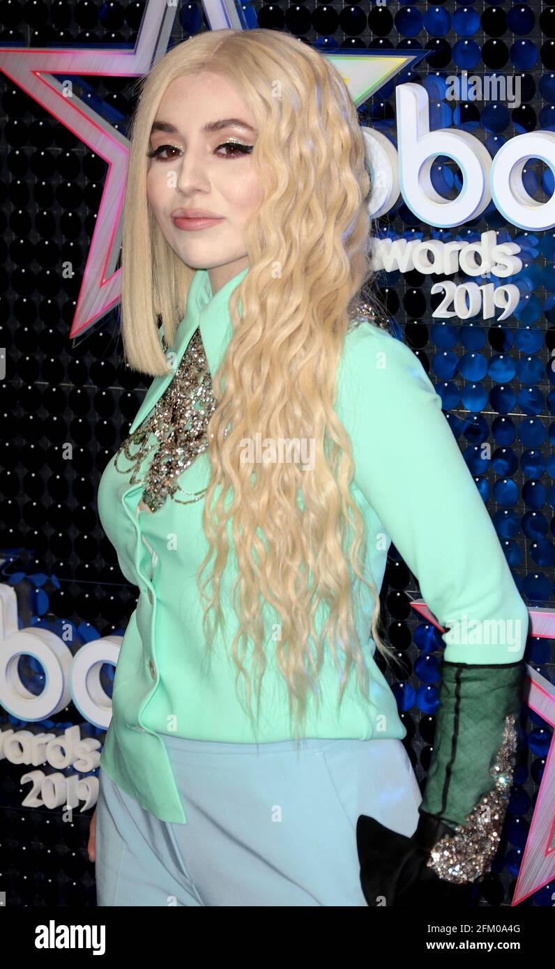 Ava max hi-res stock photography and images - Alamy