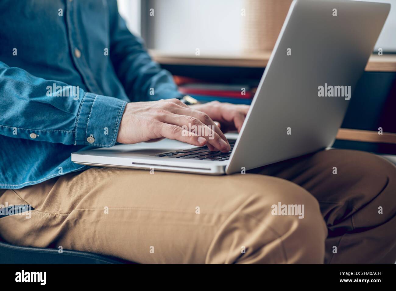 No face picture working hi-res stock photography and images - Alamy