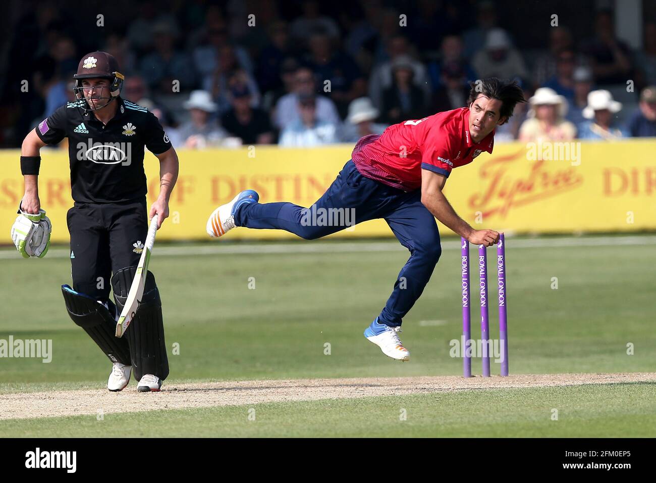 Shane Snater in bowling action for Essex during Essex Eagles vs Surrey ...
