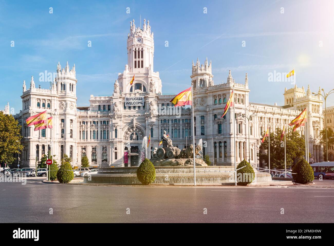 Fuente plaza hi-res stock photography and images - Alamy